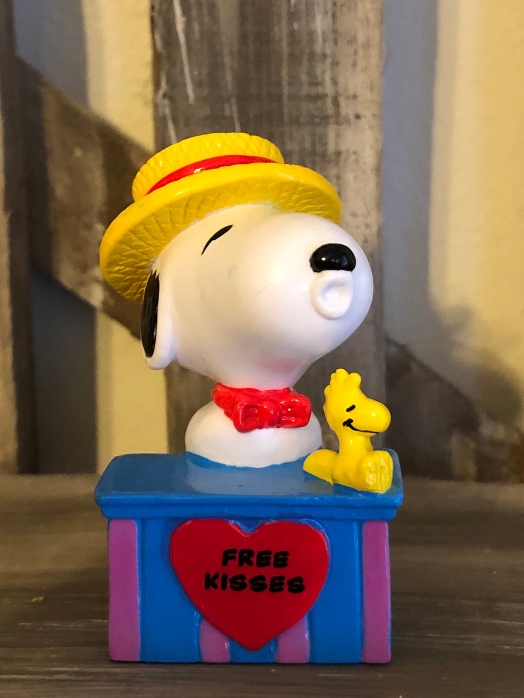 Vintage Snoopy at the Kissing Booth Peanuts Valentine's Day PVC Figure ...