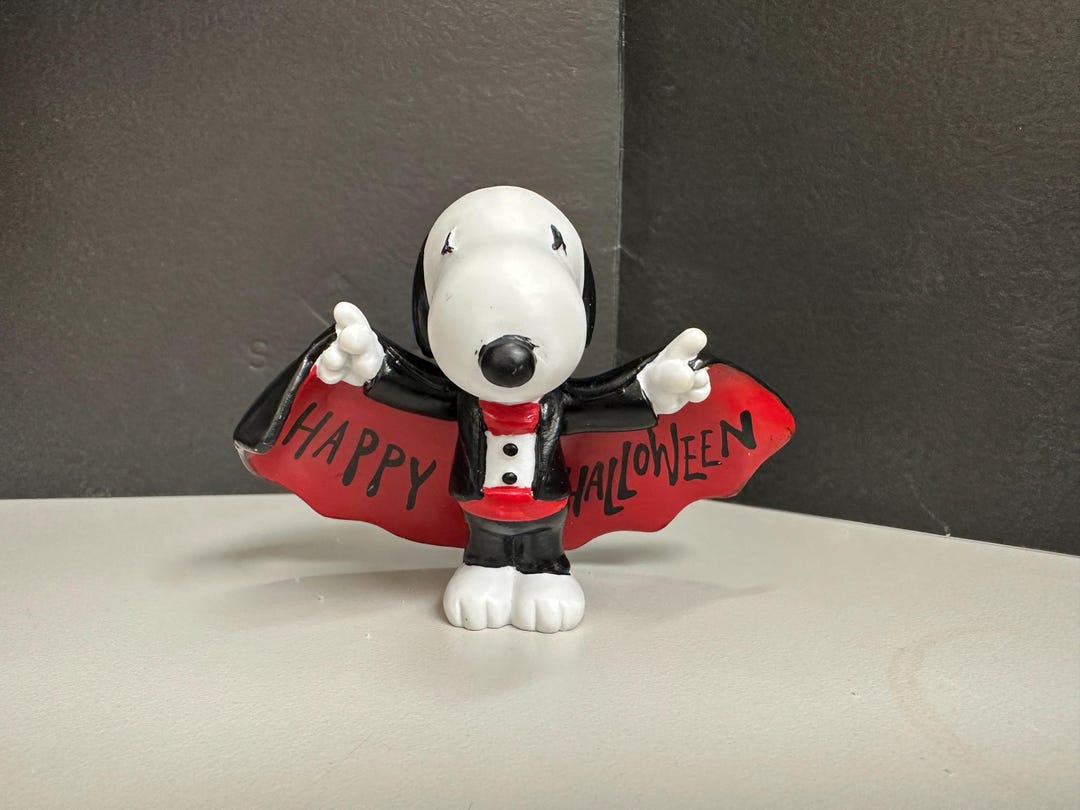 Vintage Snoopy as the Vampire Count Dracula Happy Halloween PVC ...