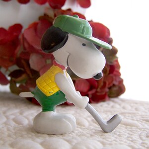Vintage Peanuts Snoopy Golfer Figurine PVC Snoopy Playing Golf Ready to ...