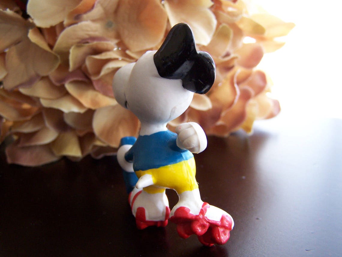 Vintage Peanuts Snoopy Busy Businessman on Roller Skates With Brief ...