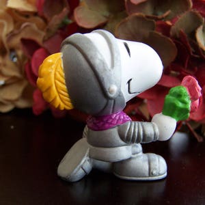 Vintage Snoopy Knight Suit of Armor Peanuts Snoopy Valentine's Day ...