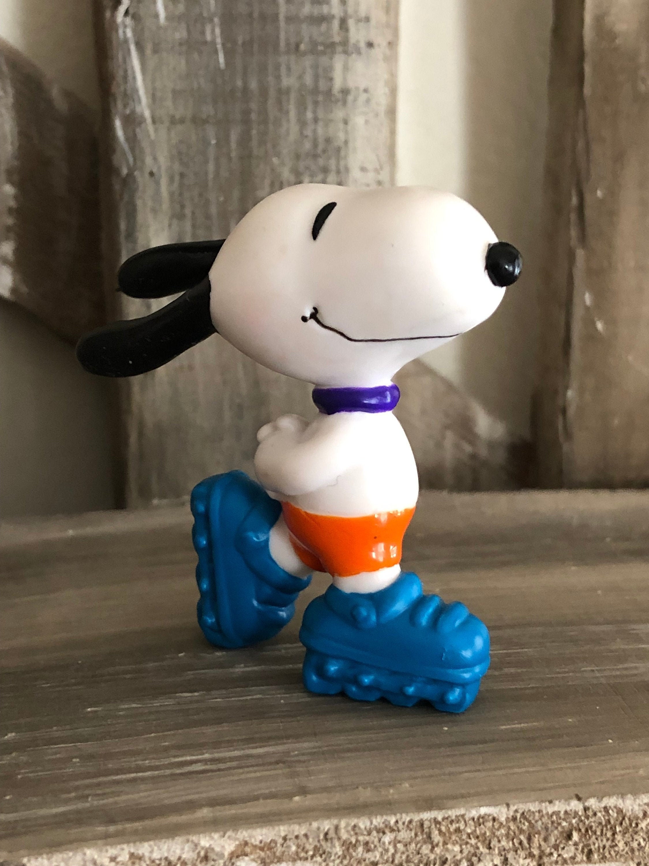 Snoopy Roller Skating