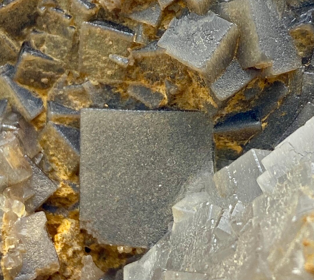 GREY FLUORITE 191 Gram: Exclusive and Beautiful Terminated Grey Cubic ...