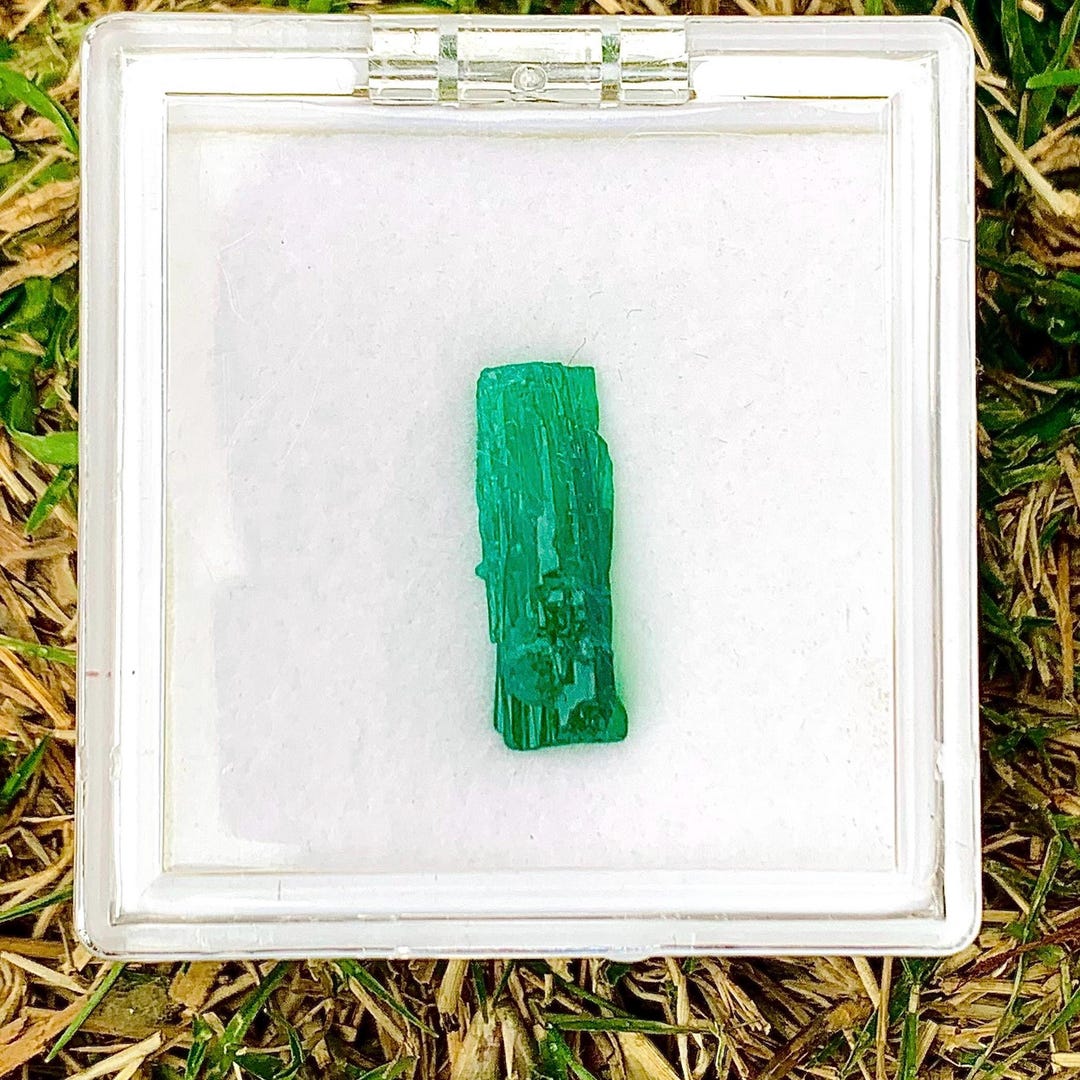Natural Emerald Crystal of Swat Valley, Pakistani Emerald 5.60 Carats ...
