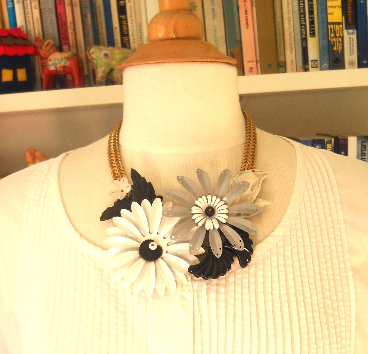 Oversized Flower Necklace, Big Flower Necklace, Black and White ...