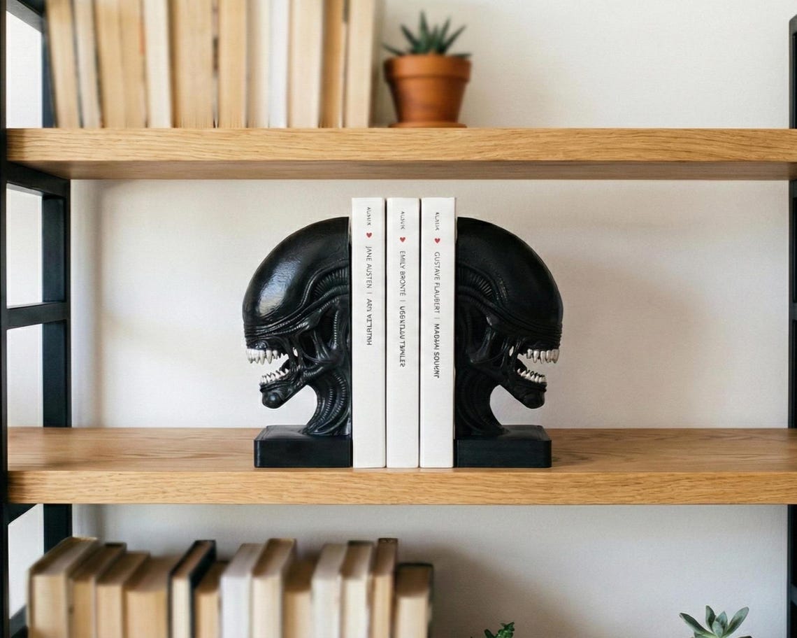 Alien Xenomorph Bookend: Sci-fi Horror Decor - Etsy