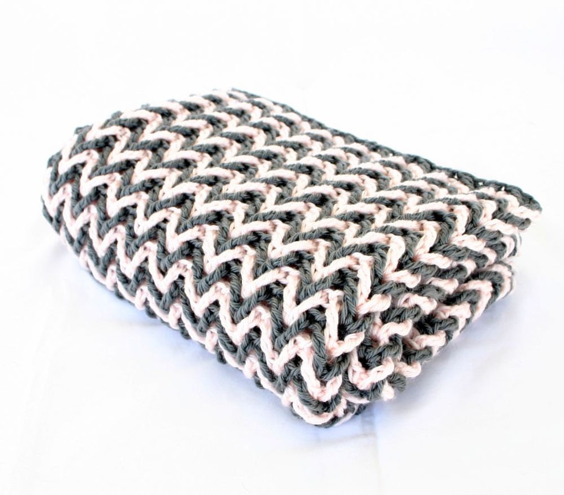 Chevron Cowl PDF Crochet PATTERN Interlocking V Stitch Round | Etsy