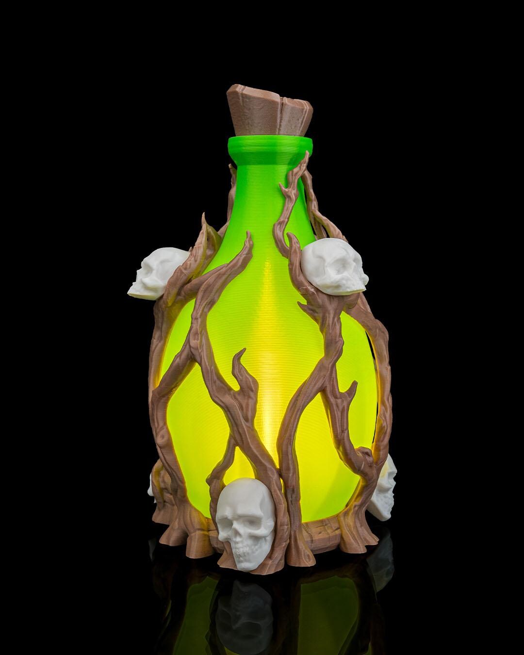 Deadly Sip – Spooky Table Lamp | Creepy Halloween Decor & Mood Lighting ...