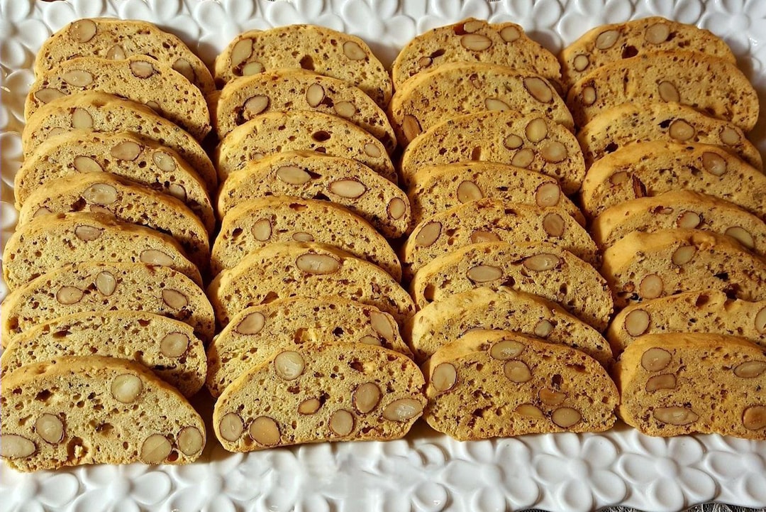 Moroccan Artisan Feqqas With Almonds and Sesame – Crunchy and Delicious ...