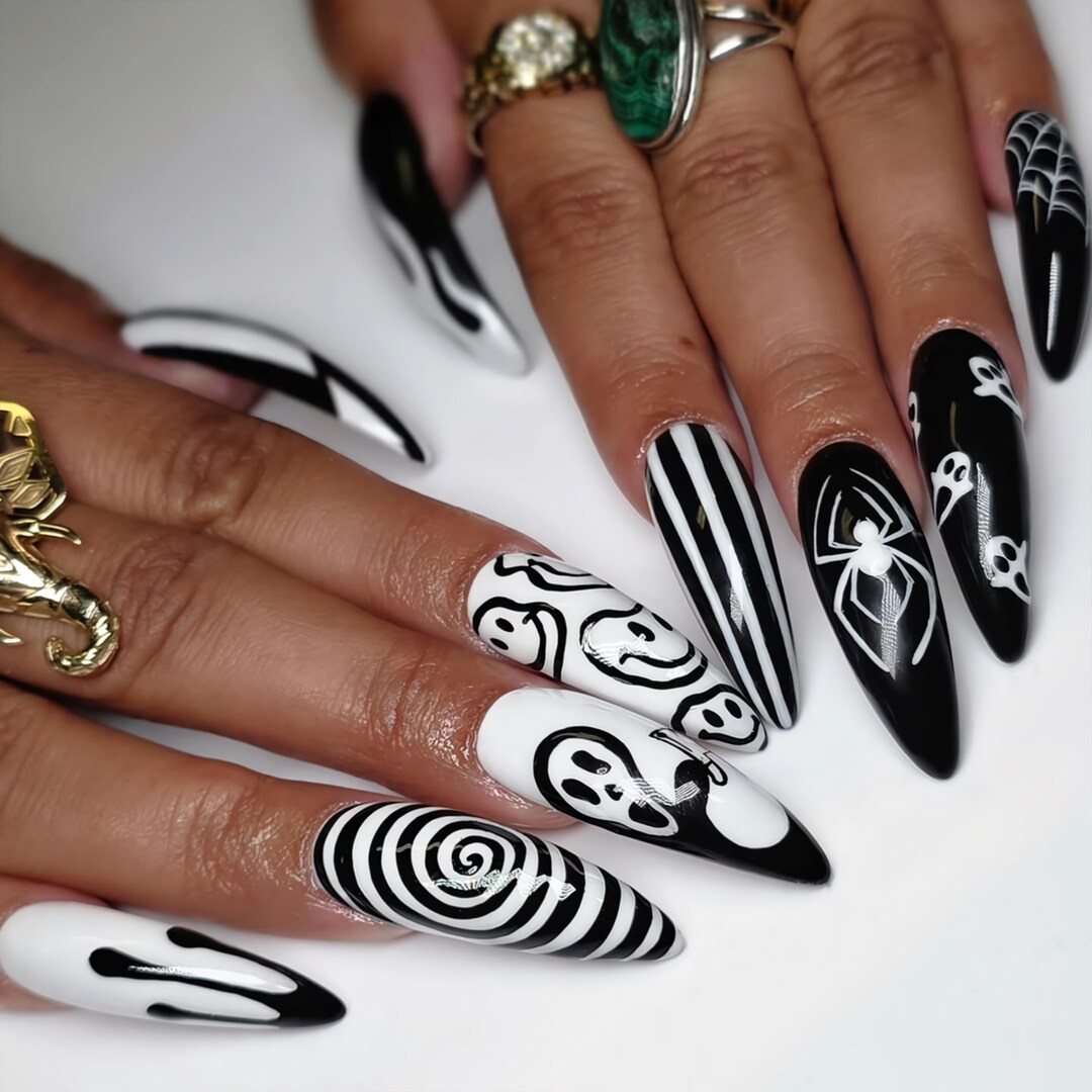 Creepy Black White Press on Nails, Alternative Emo Fake Nails | Gothic ...