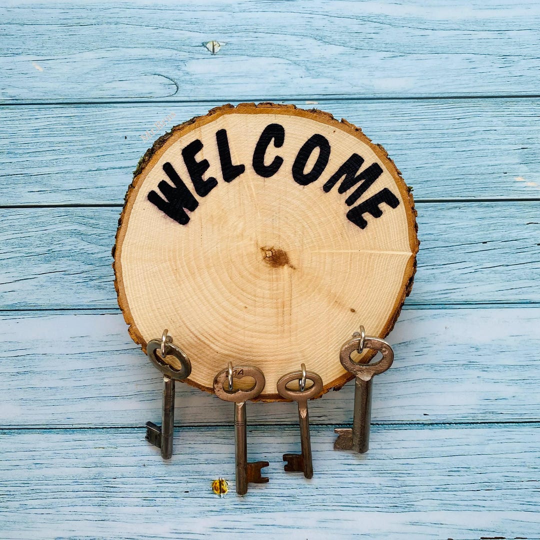 Key Holder: Rustic Wood Slice, Farmhouse Welcome Sign. Personalized ...