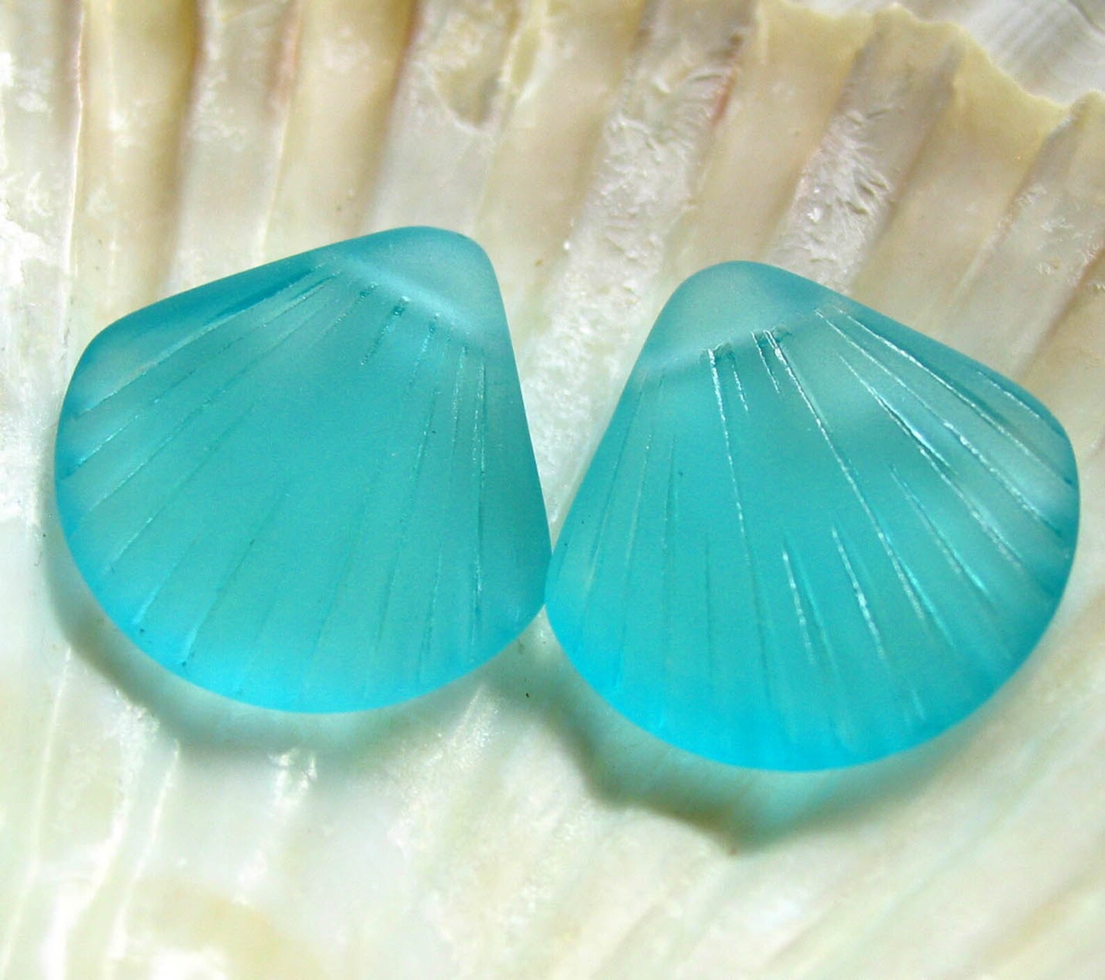 2 / 4 Pcs 30mm LARGE Shell Sea Beach Glass Bead Frosted - Etsy