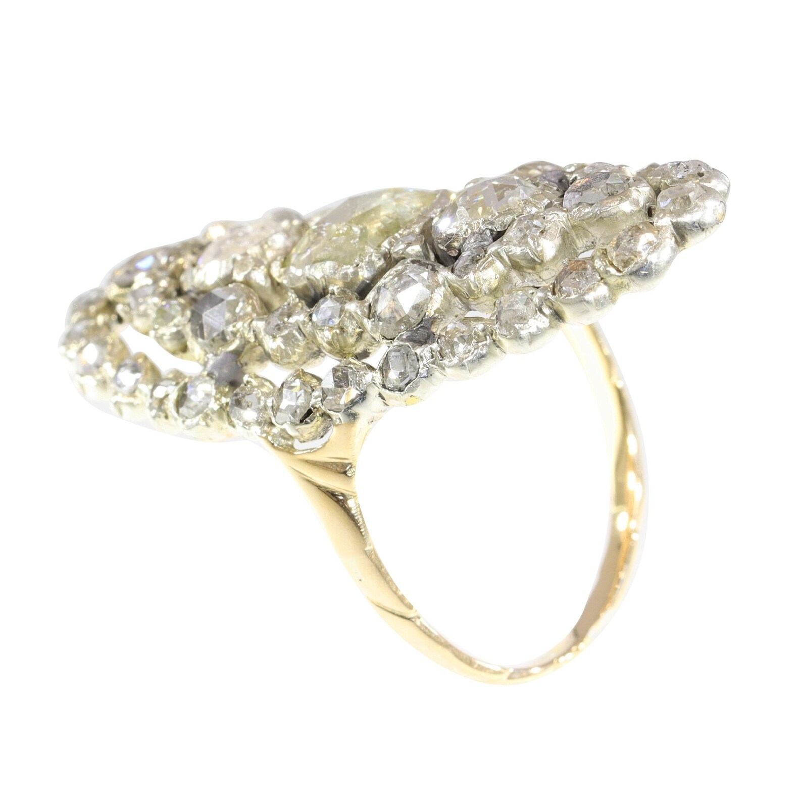 Victorian Craftsmanship: A Ring of Royal Allure - Etsy