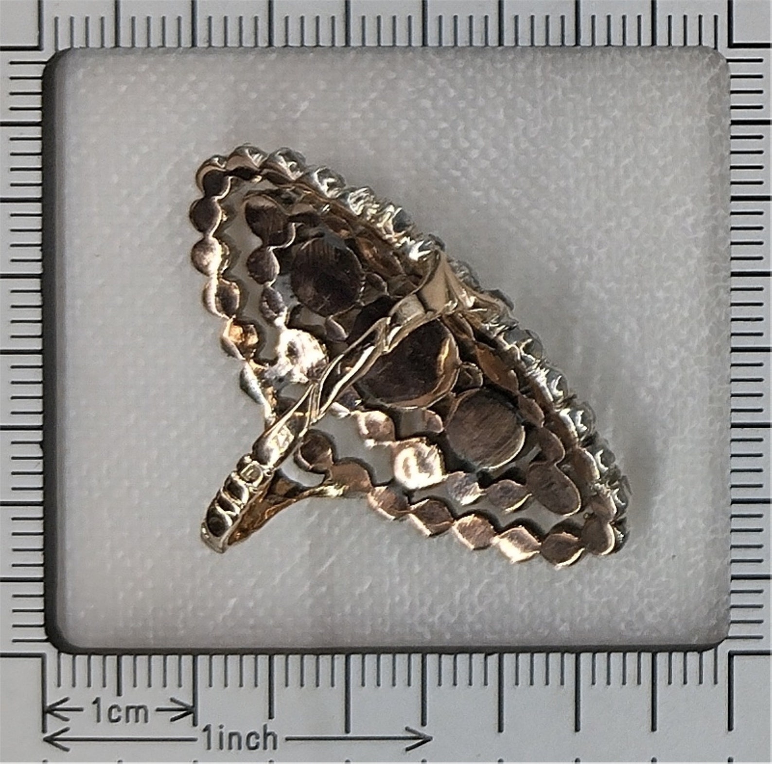 Victorian Craftsmanship: A Ring of Royal Allure - Etsy
