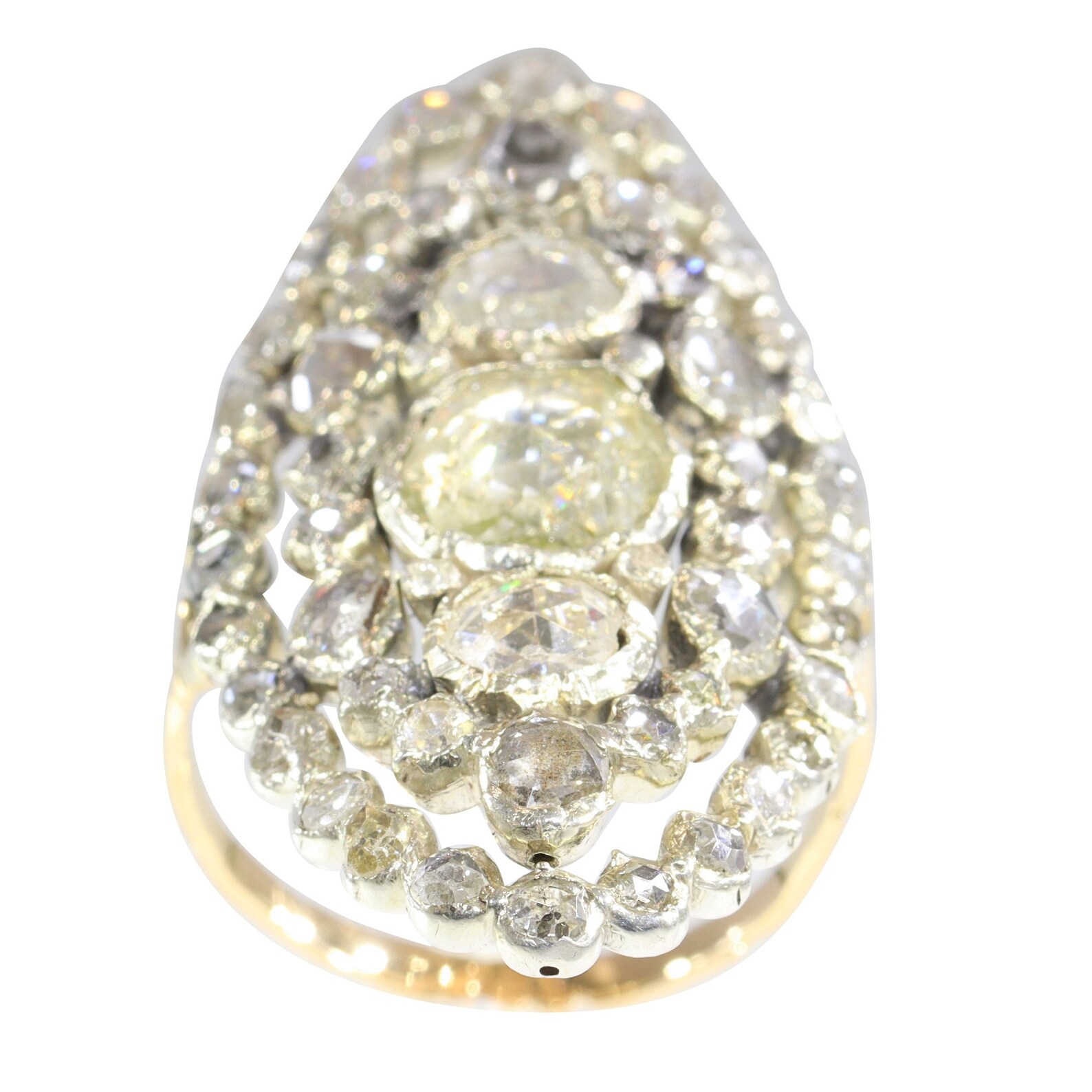 Victorian Craftsmanship: A Ring of Royal Allure - Etsy