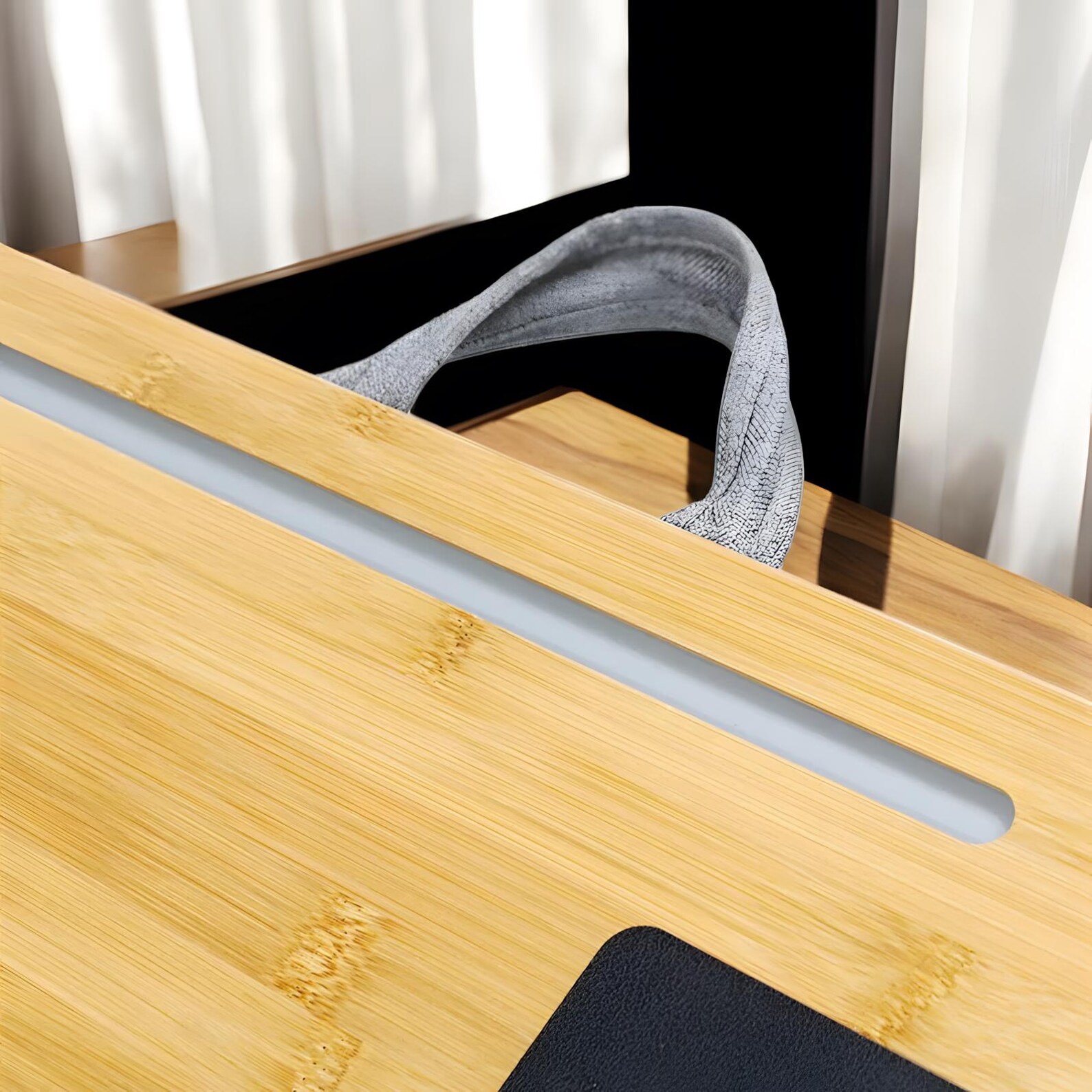 Ergonomic Laptop Desk – Portable Bed Table With Mouse Pad & Wrist ...