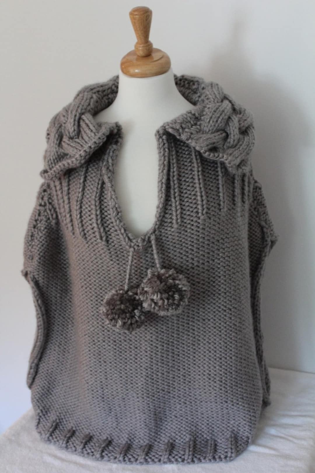 Cape KNITTING PATTERN- Cable Collared Cape. Poncho Knitting Pattern - Etsy