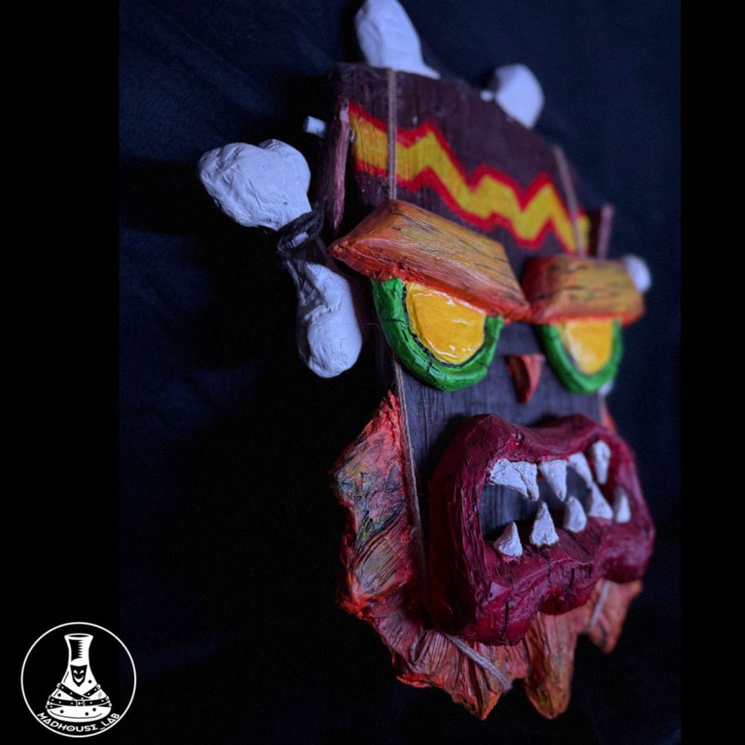 Uka Uka Mask Replica – Handmade 1:1 Scale Cosplay Prop | Crash ...