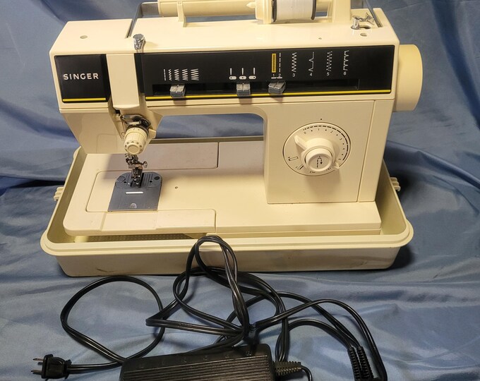 Vintage Singer Sewing Machine Made in Brazil Electronic Model 6212C ...
