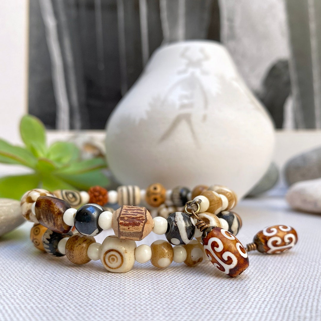 Boho Chic Bone Bead Bracelet: Agate, Mala Seed, African Trade Beads - Etsy