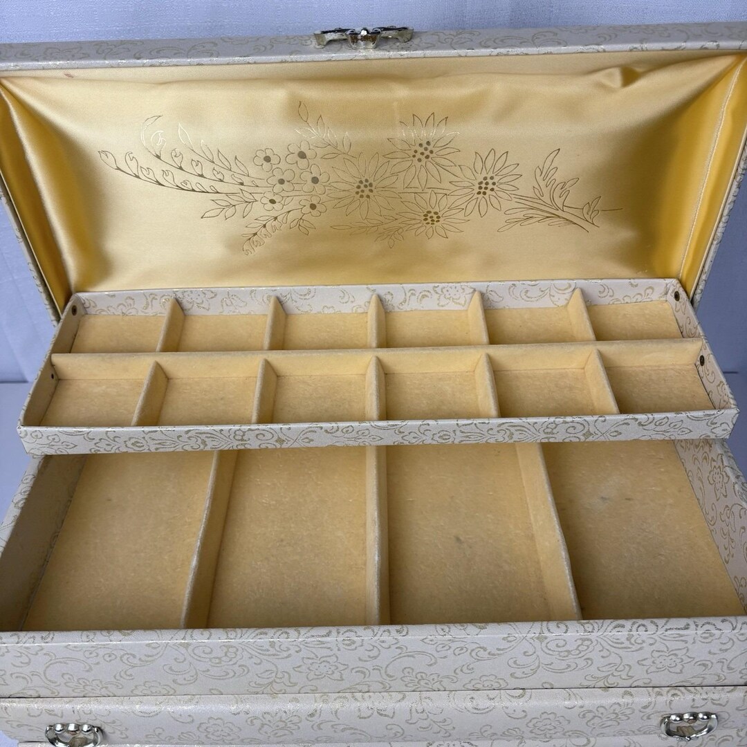 Large MCM Gold Lady Buxton USA Jewelry Box Vinyl Vintage Trinket 2 ...