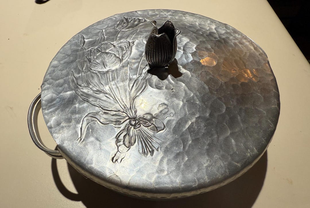 Vintage Rodney Kent Hammered Aluminum Covered Bowl: Tulip Pattern - Etsy