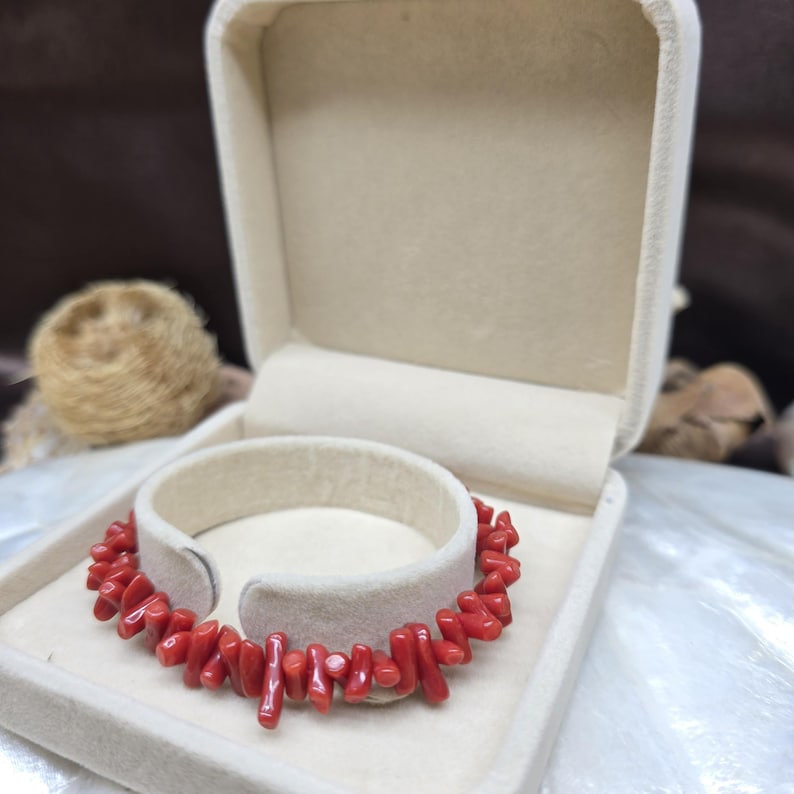 Red Coral Bracelet: Natural Mediterranean Coral Chips, Gold Plated ...