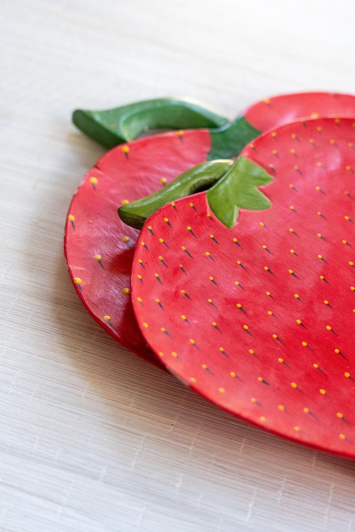 Vintage Strawberry Wood Plates-collectibles - Etsy