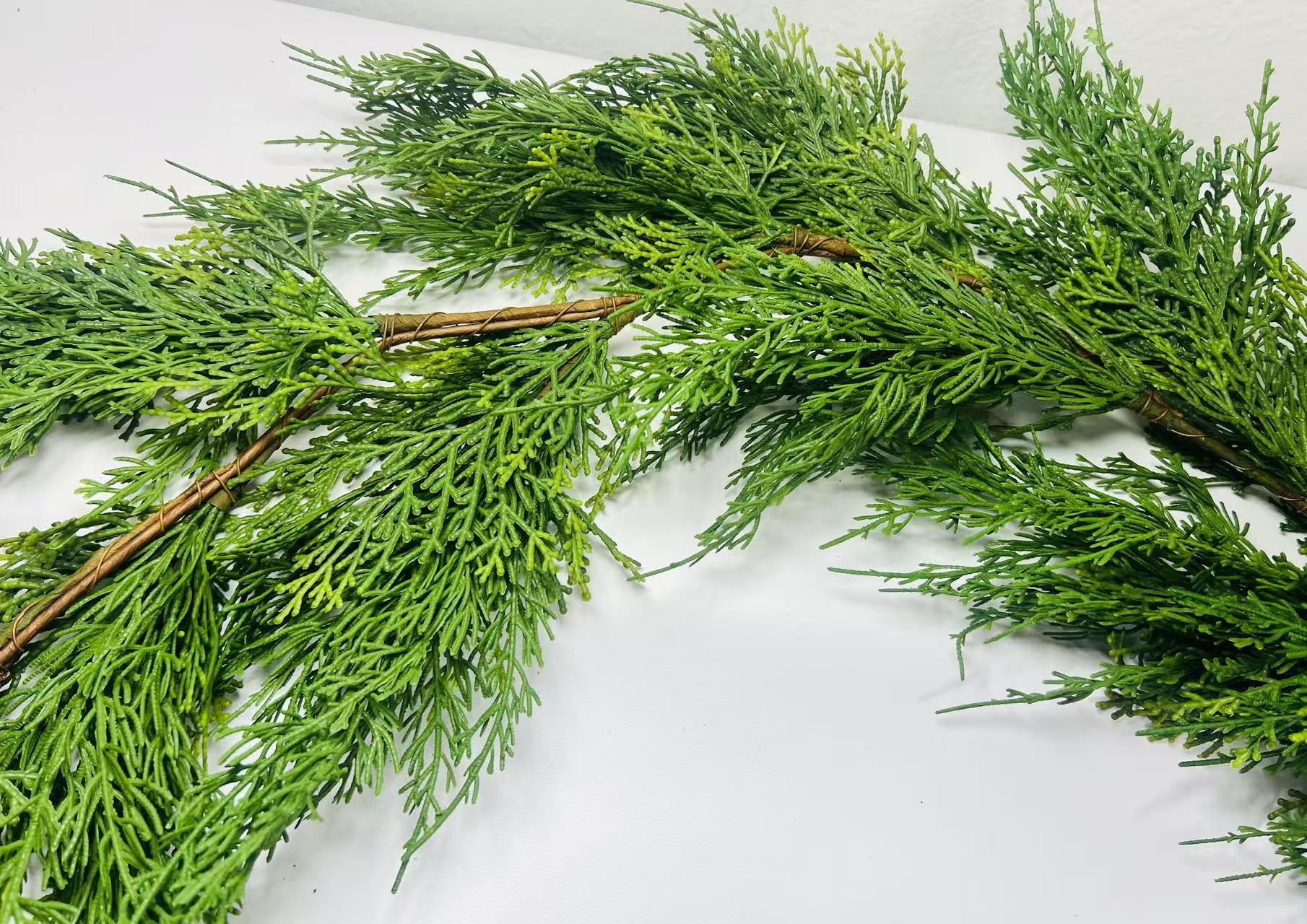 Real Touch Cedar Garland 5ft | Lifelike Evergreen Christmas Greenery ...