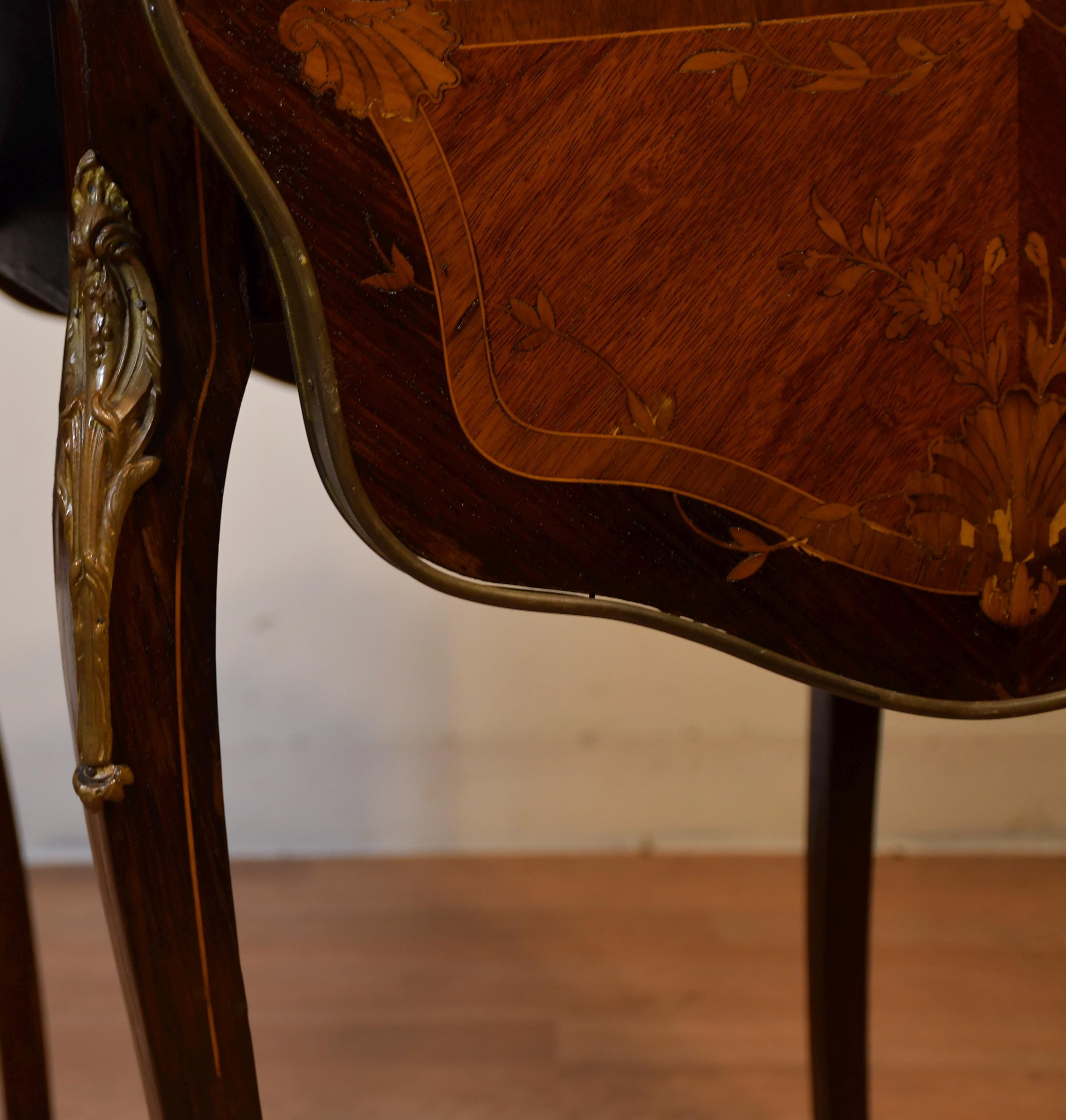 1920s French Louis XV Walnut & Satinwood Inlaid Pembroke Drop-leaf ...