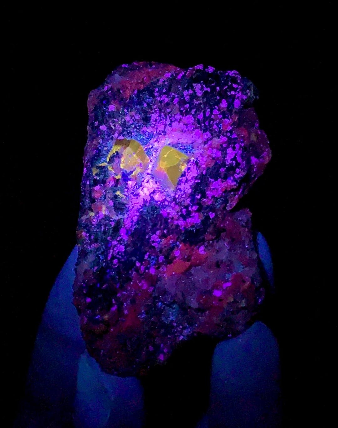 Fluorescent Zircon Crystal on Matrix, Zircon Specimen From Skardu ...