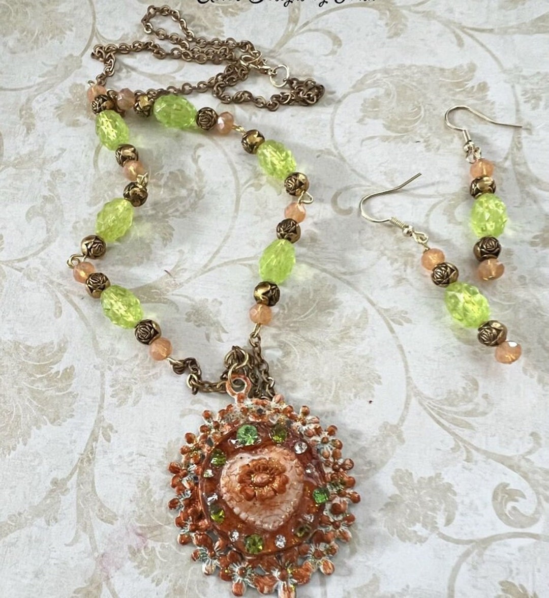 Flower Heart, Flower Bezel, Green and Peach Colors, Earrings and ...