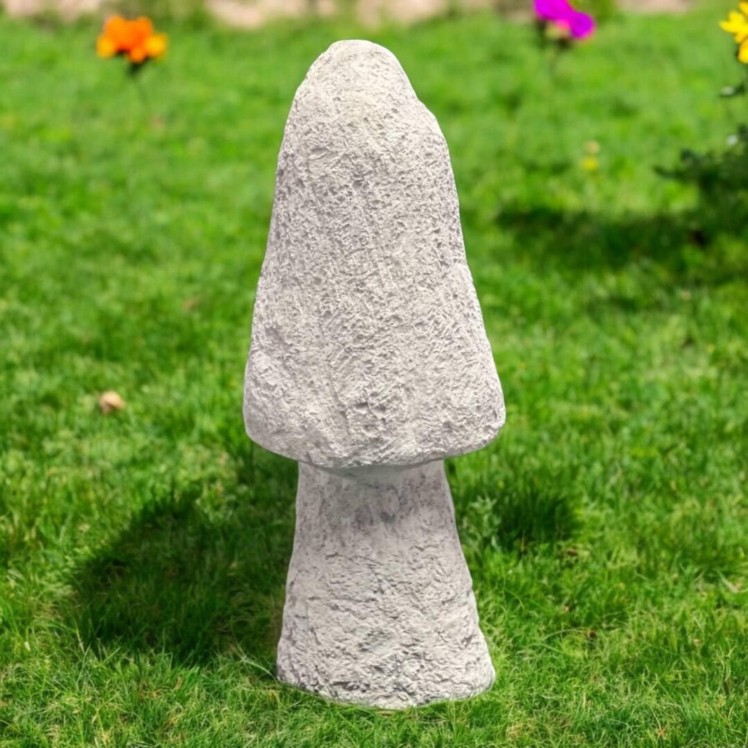 Large Mushroom, Detailed Toadstool, Garden Figure, Toadstool Statue ...