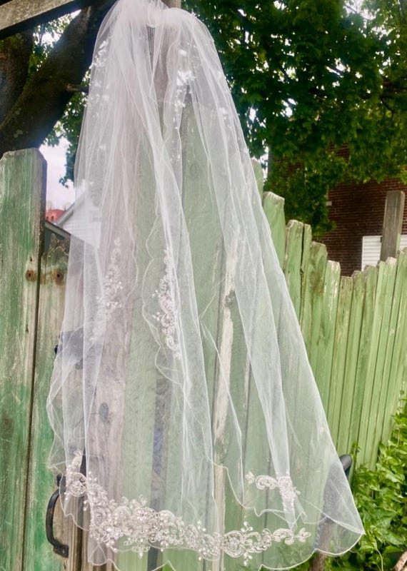 The Rare Beauty's Vintage Wedding Veil with Silver Em… - Gem