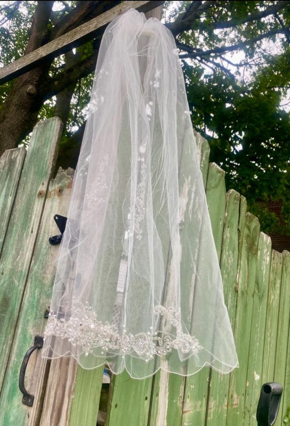 The Rare Beauty's Vintage Wedding Veil with Silver Em… - Gem
