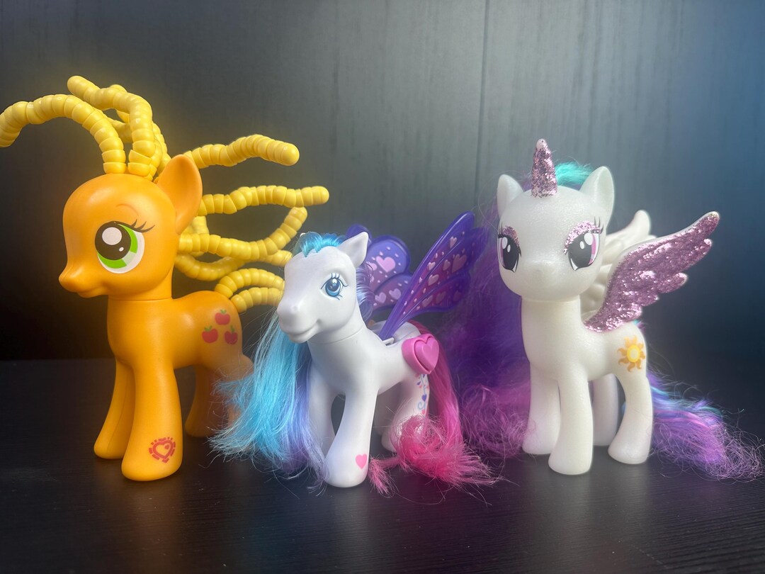 3 Variants of My Little Pony G3 and G4: Applejack, Princess Celestia ...