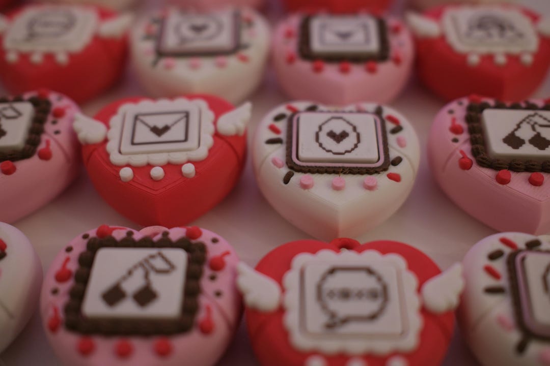 3D Printed V-pet Valentine’s Day Edition - Etsy