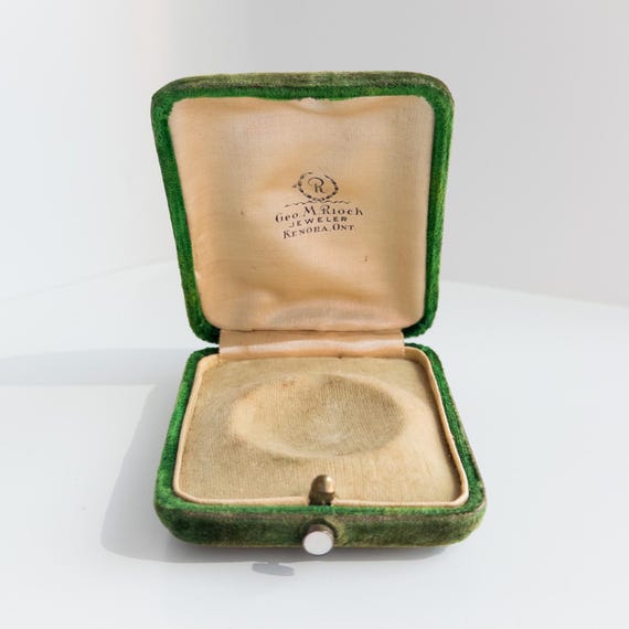 Antique Green Velvet Pocket Watch Box - Gem