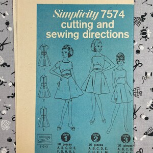 Simplicity 7574 UNCUT Vintage Sewing Pattern for Misses Dress in Two ...