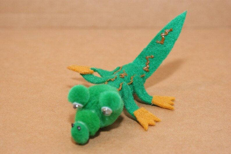 Lizard Finger Puppet - Etsy