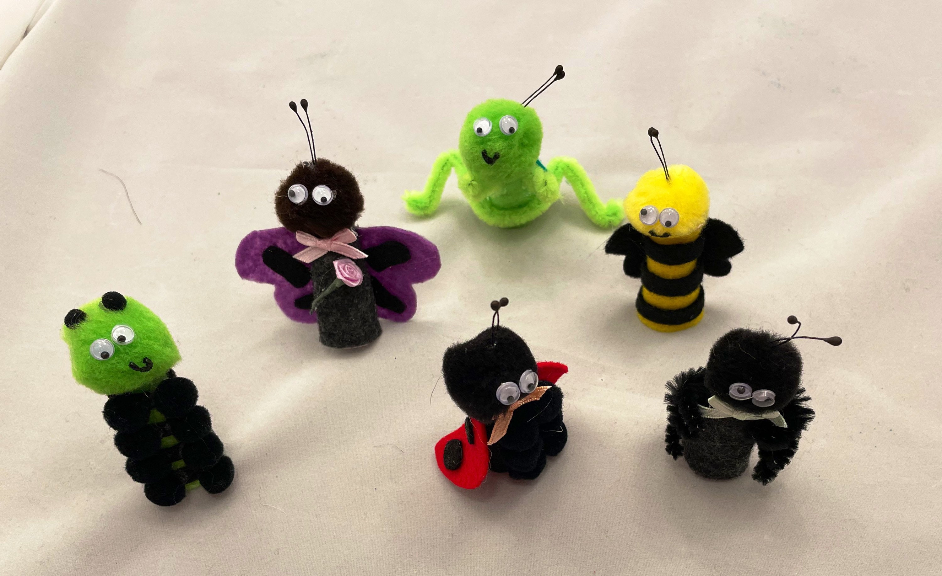 Bee Finger Puppet - Etsy