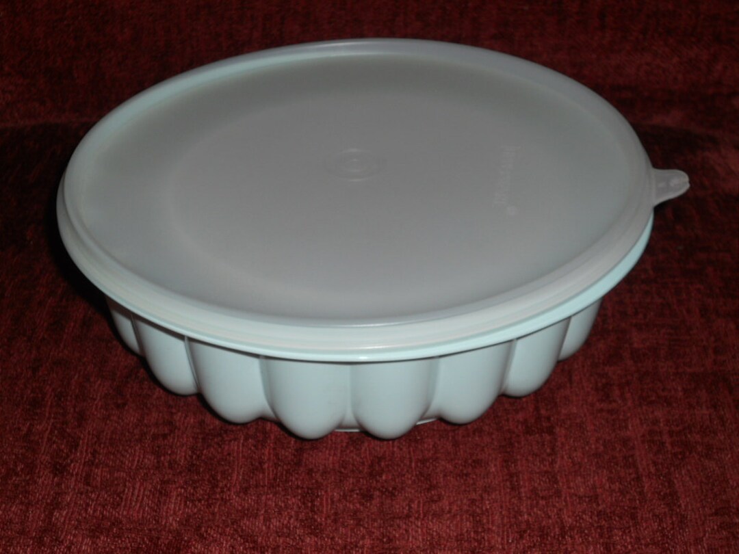 Vintage Mint Green Tupperware Jello Mold With Lid Middle Insert ...
