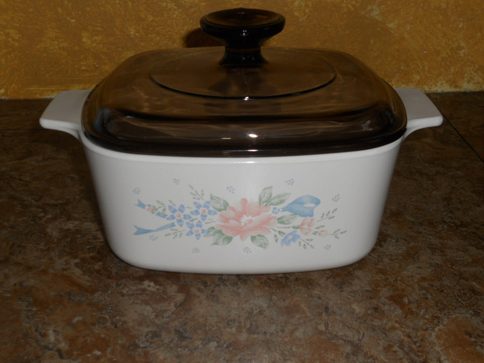 Vintage CORNINGWARE CASSEROLE DISH With Amber Lid Symphony Pattern 1.5 ...