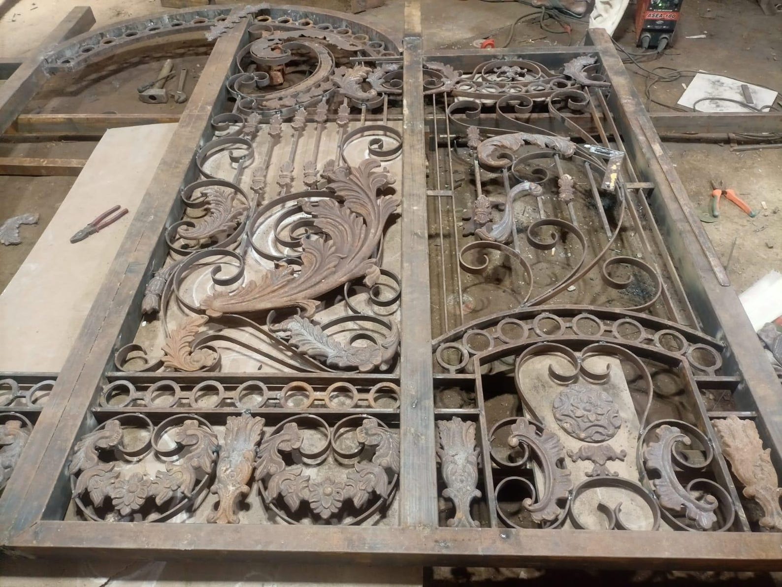 Heavy Duty Wrought Iron Gate - Estate / Driveway Gate Bespoke - Cast ...