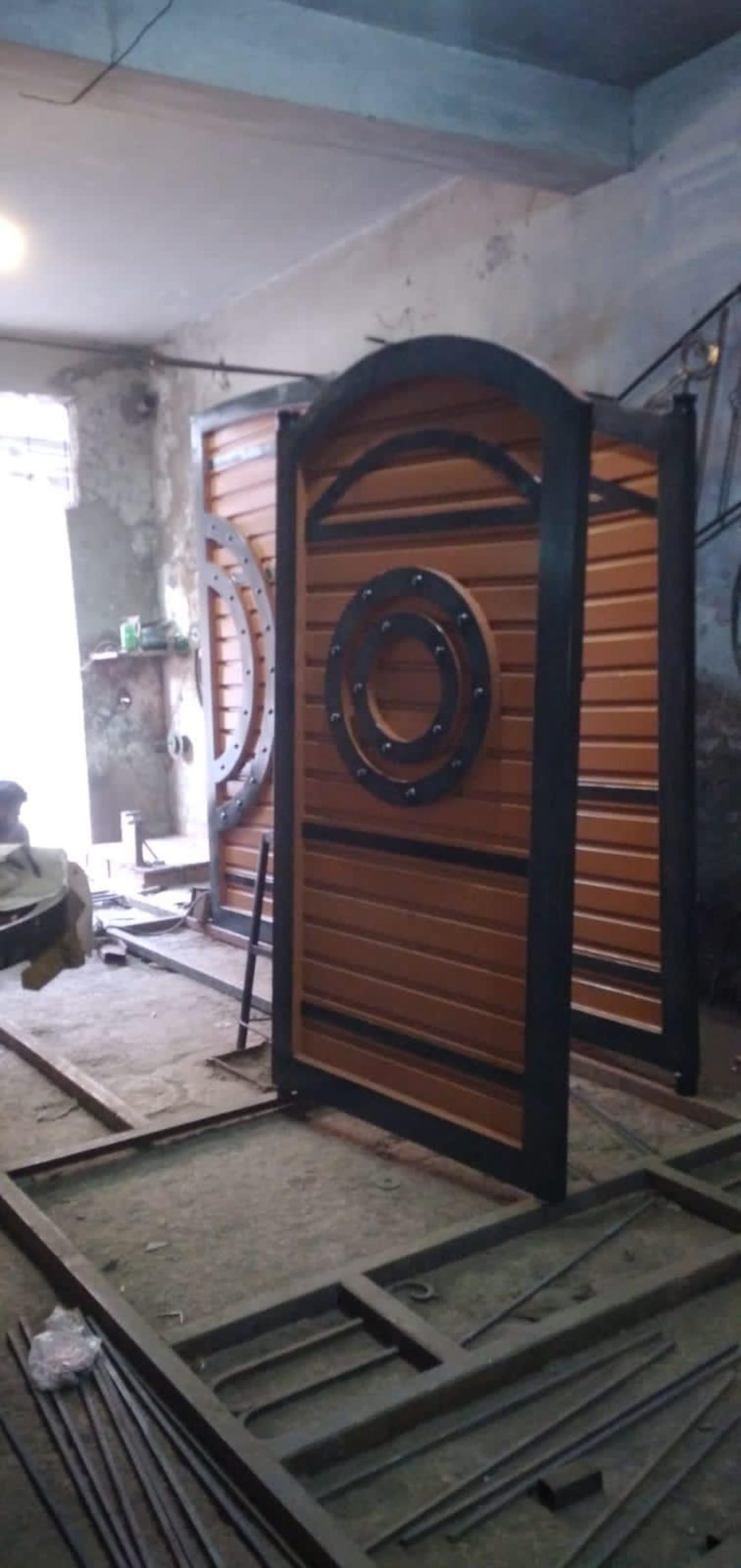 Modern Gate - Bespoke Gate - Driveway - Estate Gate - Metal Gate ...