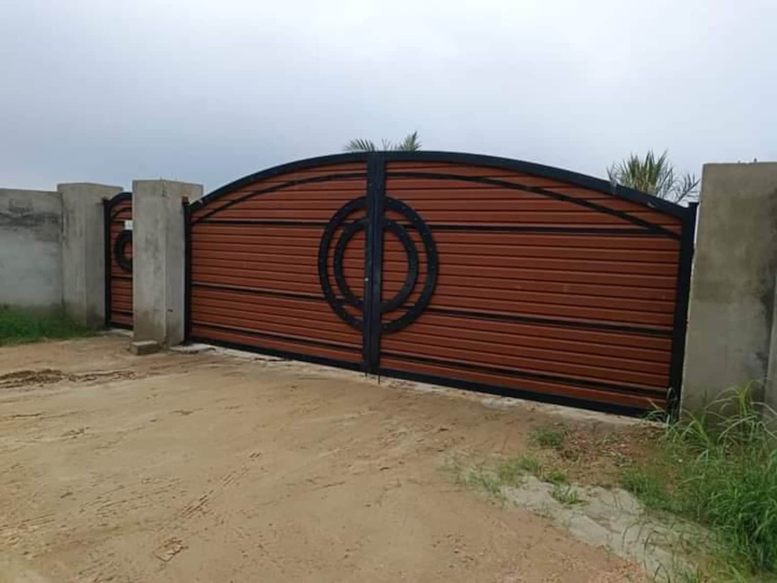 Modern Gate - Bespoke Gate - Driveway - Estate Gate - Metal Gate ...