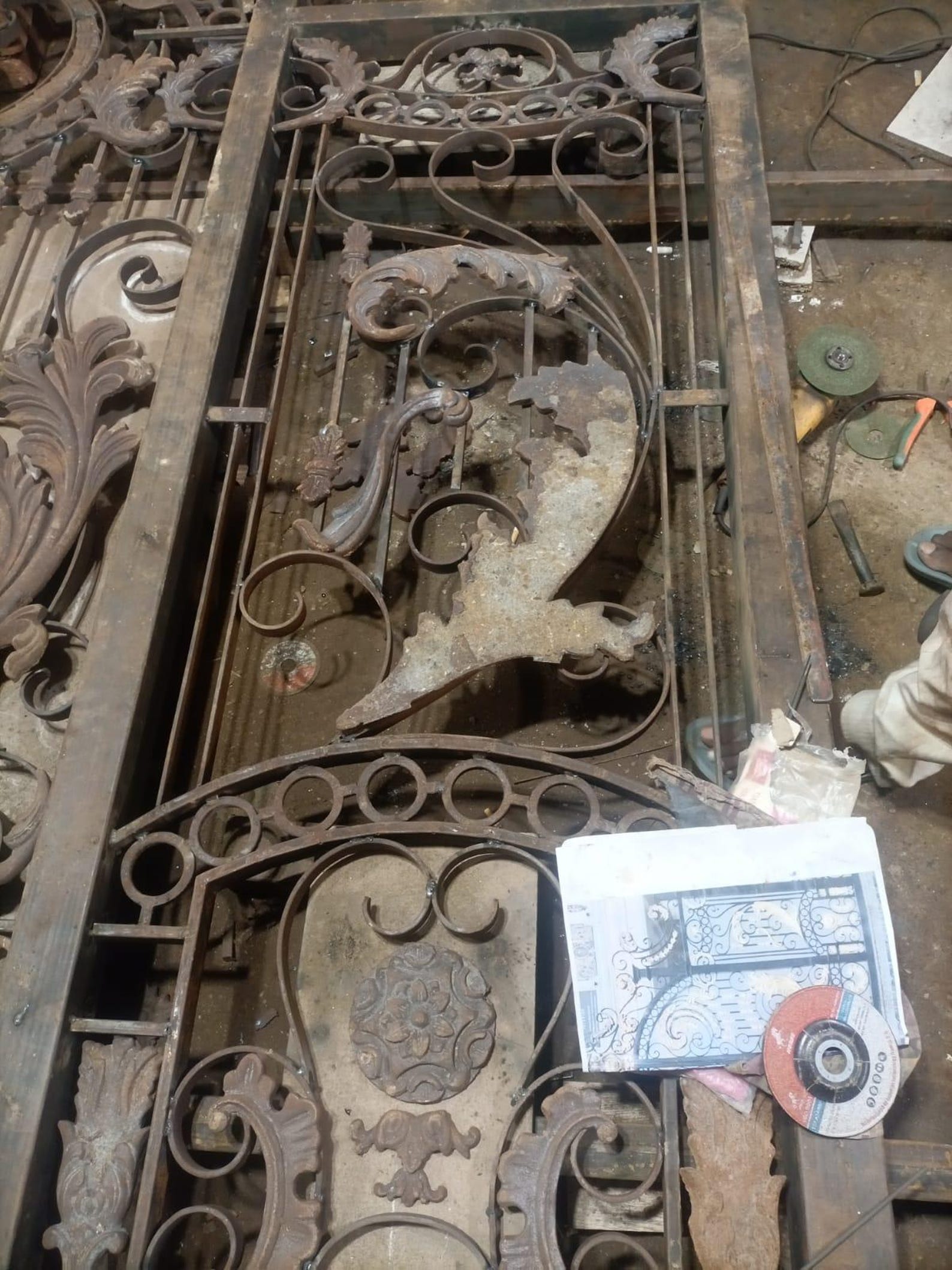 Heavy Duty Wrought Iron Gate - Estate / Driveway Gate Bespoke - Cast ...