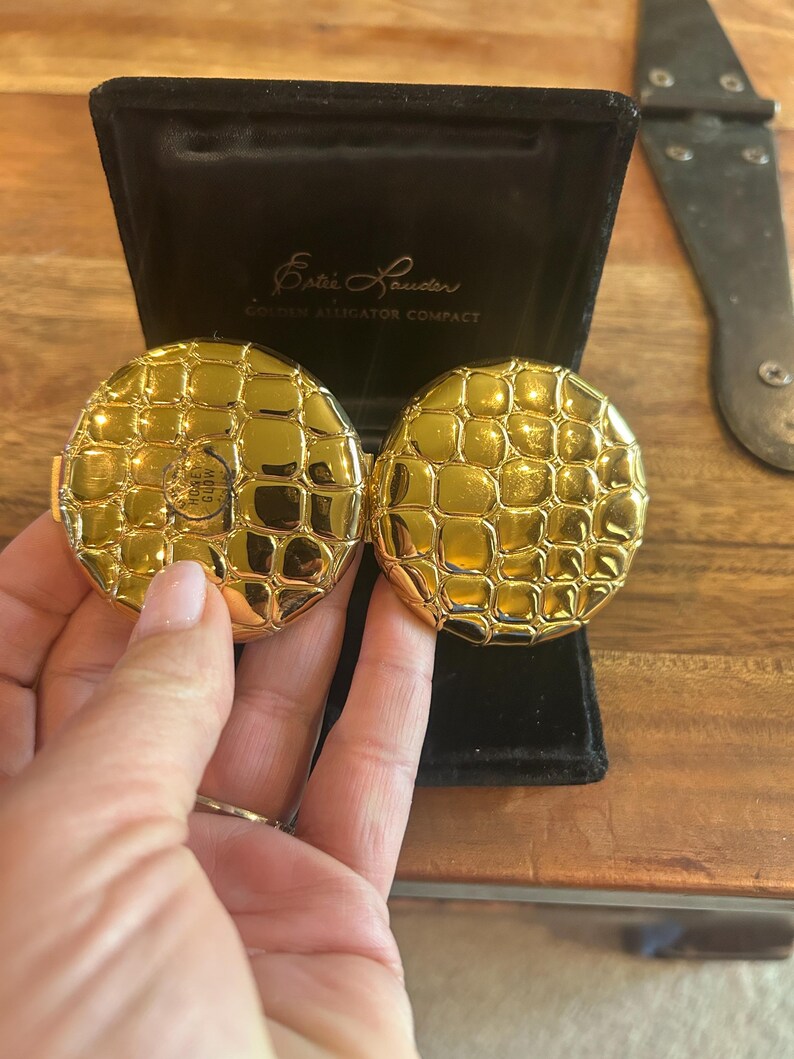 Estee’ Lauder Vintage “golden Alligator Compact” in Original Case ...