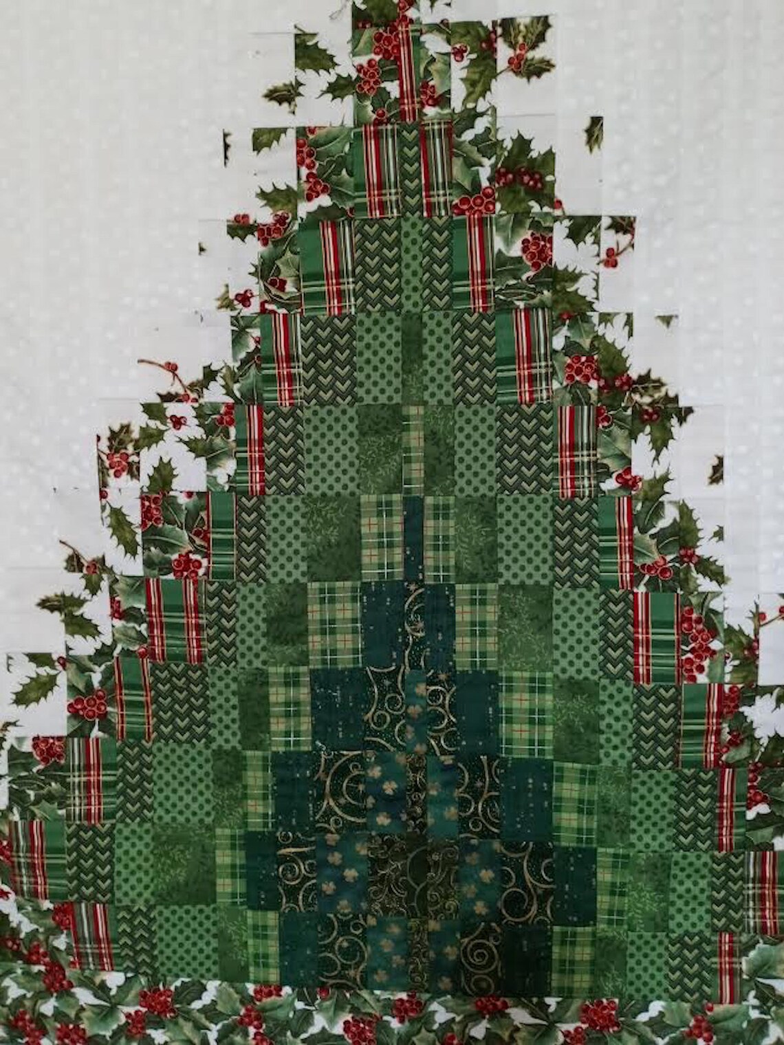 Tree Wall Hanging TOP ONLY Bargello Christmas Tree Quilt Pattern ...