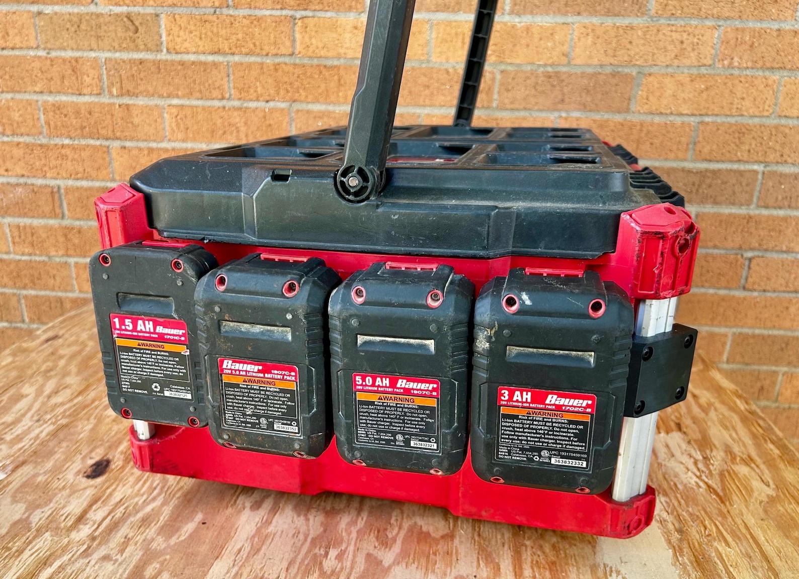 Milwaukee PACKOUT Side Mounted Battery Holder: Fits Dewalt, Ryobi ...